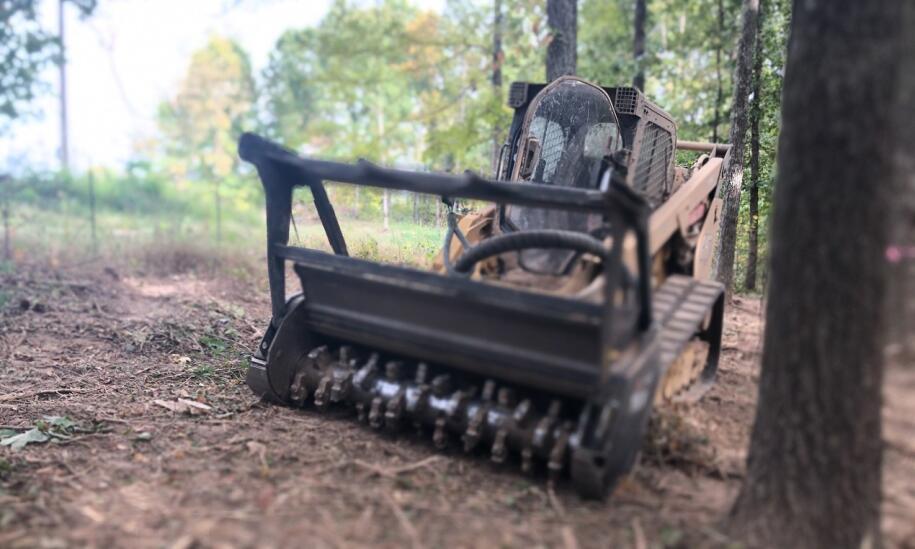 Mulczer leśny – jakie jest zastosowanie tej maszyny?